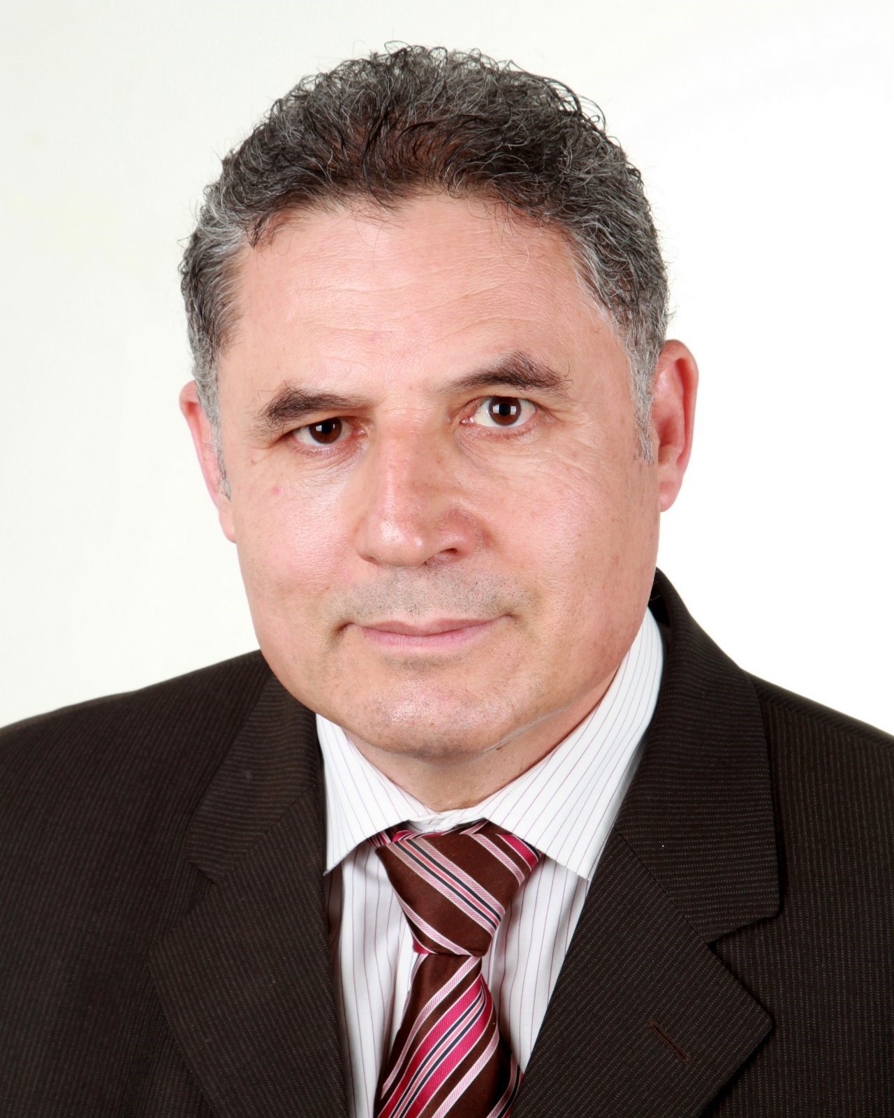 Les trois tunisiens lauréats du Prix du ministre des Affaires ...