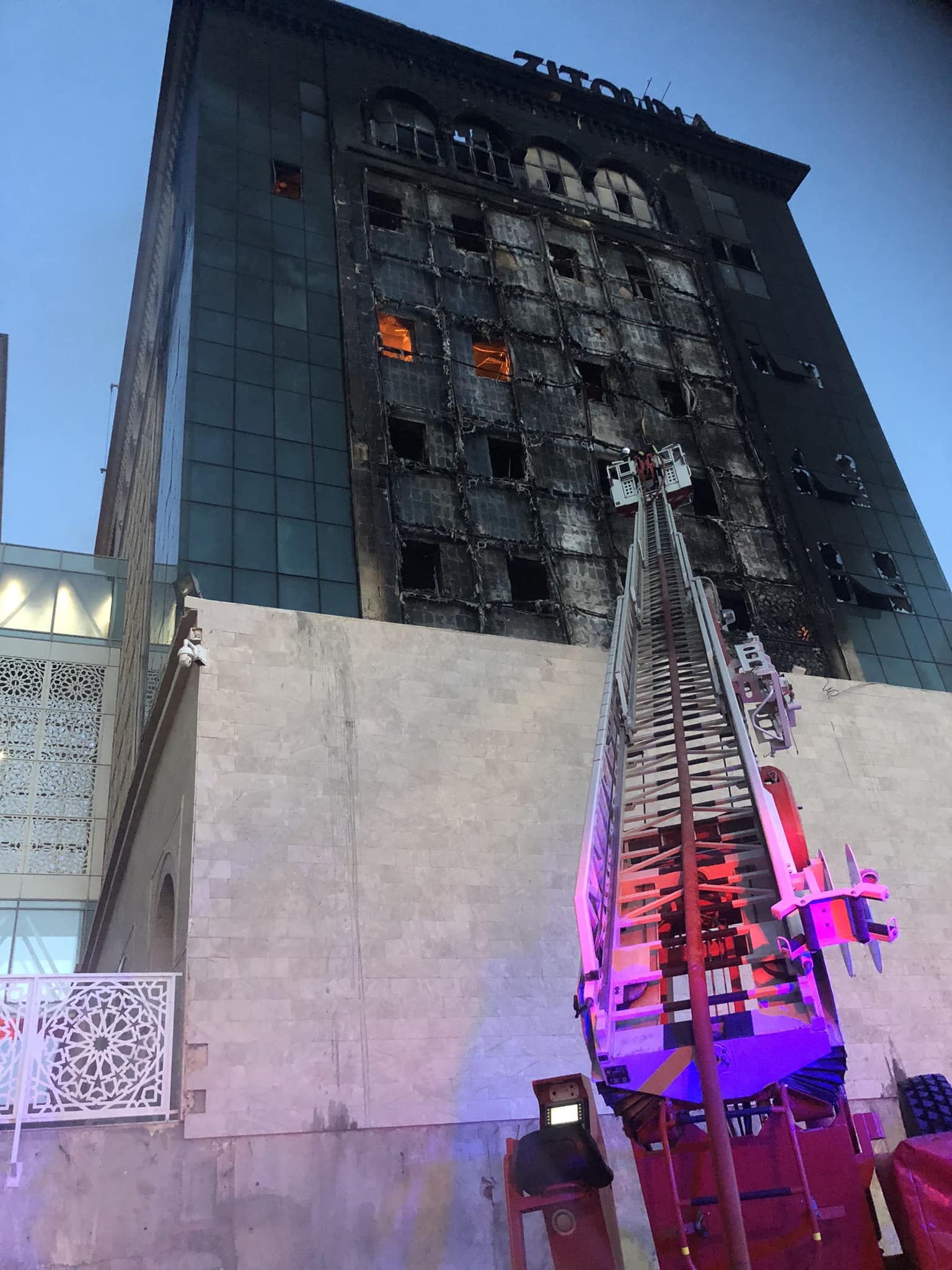 L’incendie au siège de la Banque Zitouna maîtrisé (Photos) - Kapitalis