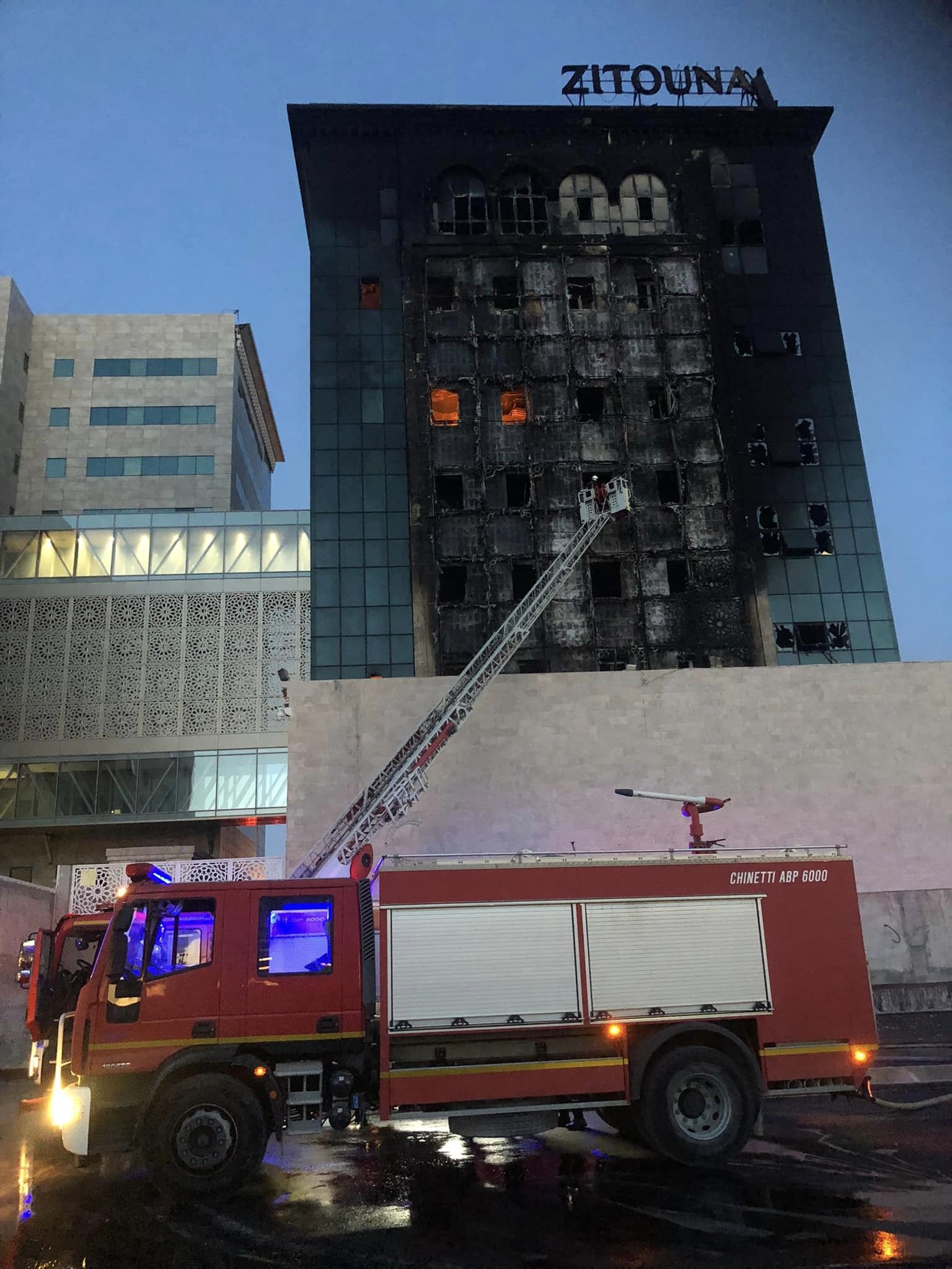 L’incendie au siège de la Banque Zitouna maîtrisé (Photos) - Kapitalis