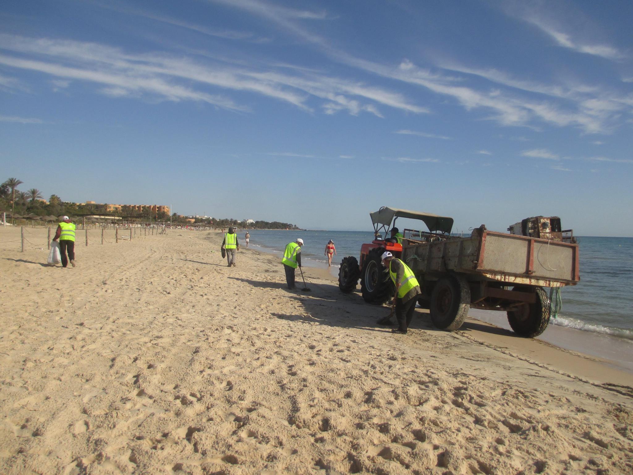 Tunisie : Démarrage de l’opération de nettoyage des plages (Apal ...